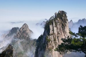 The Ultimate Guide to Hiking Huangshan - Hannah's Happy Adventures